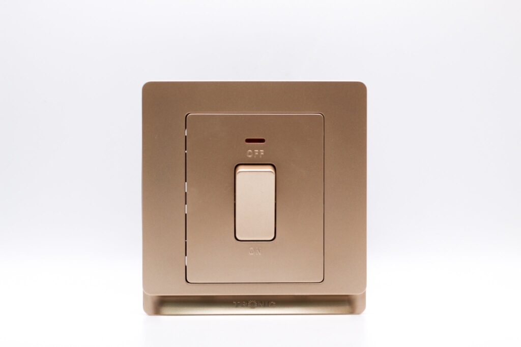 20A Double Pole Switch - E & M Construction Supplies