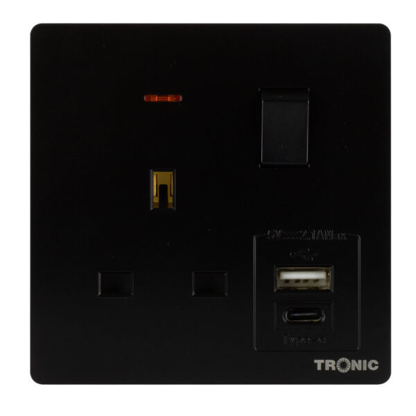 Single Switch Socket with USB + Type C - E & M Construction Supplies